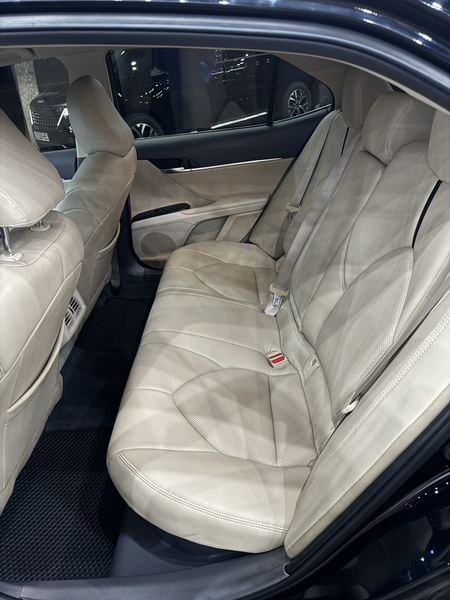 Toyota Camry hybrid 2023