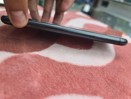 Iphone 11 ideal 100 yomks radnoy bez karopka chetdan kegan bez imei