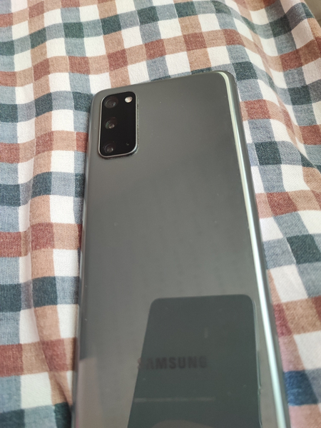 Samsung S20 5G 12/128 сотилади