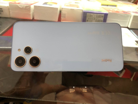 Redmi 12  8/256talik karopka dakument bor aybi yoʻq