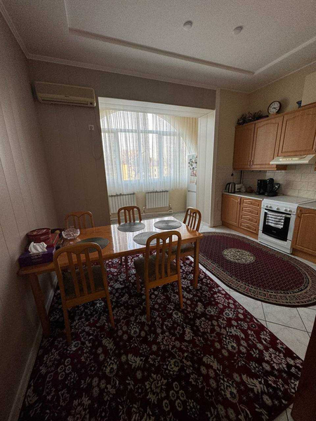 ул.С.Азимова Японское пос-во ГАБУС 4-комнатная 5/5 170 м² +мансарда