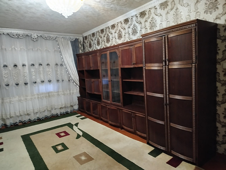 Дом сотилади 4 хонали 3 этажда