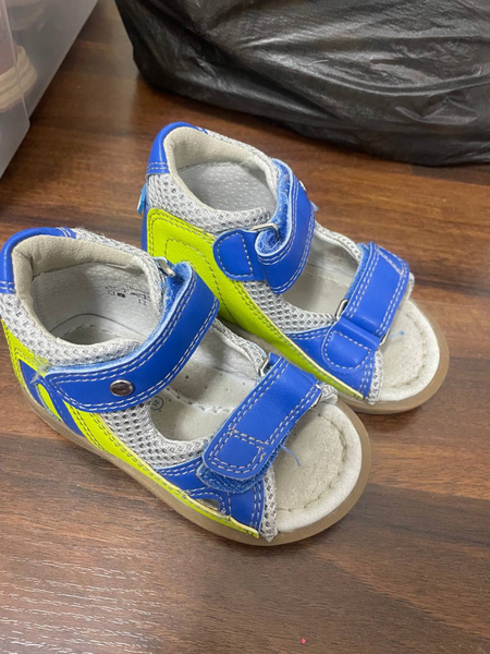 Сапоги резиновые и Reebok 19 р