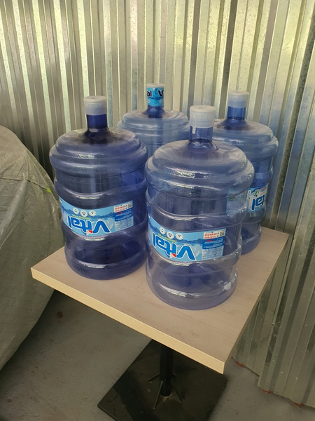 Продам Колбы или Баклажки для воды 19 литров. В отличном состоянии.