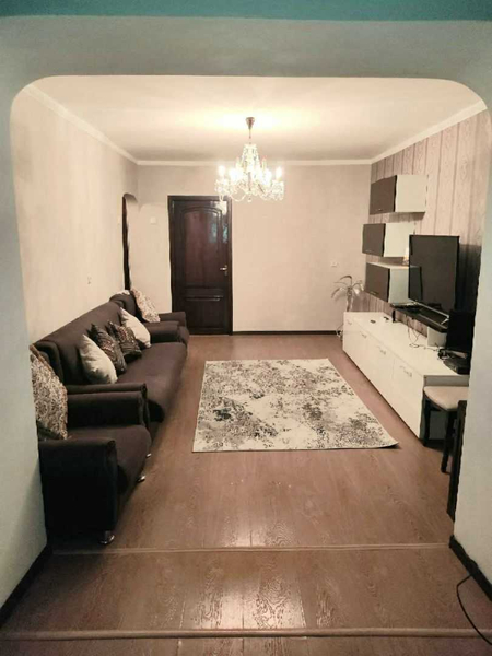 Продаётся квартиры 3/2/5 на М-Улугбекском  районе Ул.М.Улугбек,(J1197)