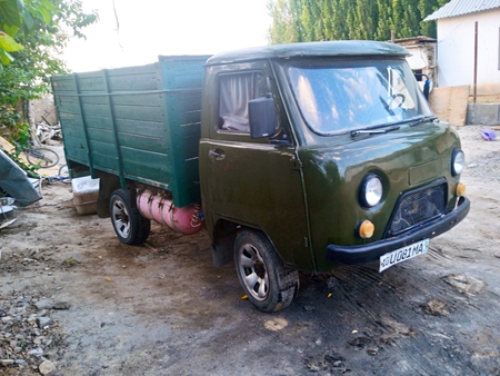 Uaz bortli tentli  kuzvdan chiqqan