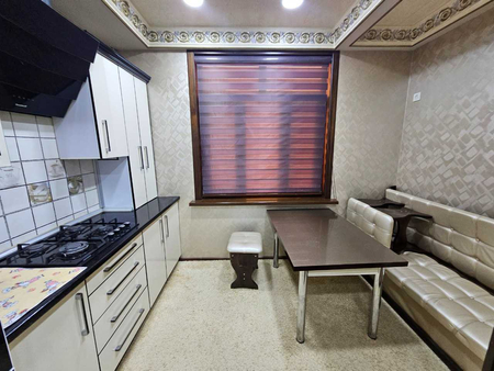 4 xonali 100m² 1-qavat uy sotiladi.