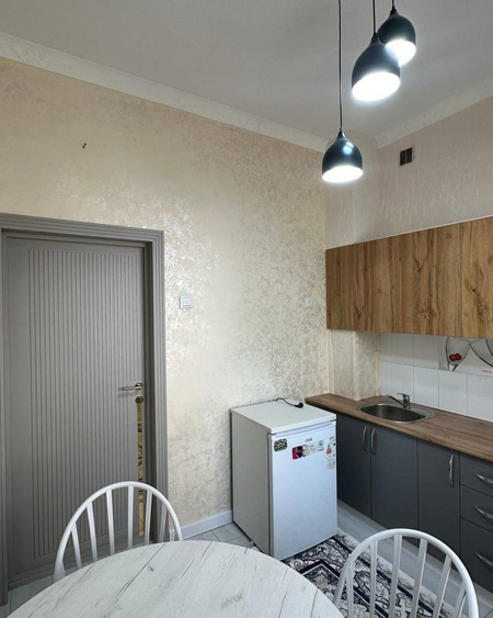 Продается 2 ком. Квартира, адрес 8 март ор. Ресторан Темуршох