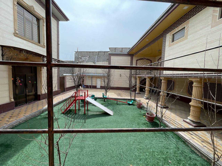 Gor balnitsa hududida hovli biznesi bilan sotiladi!