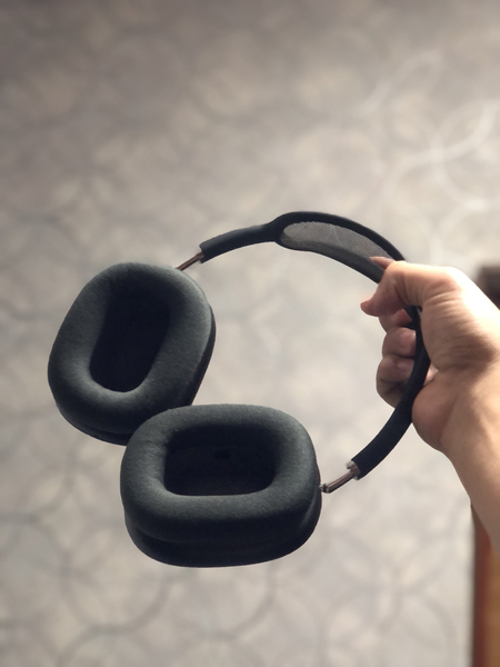AirPods Max premium
