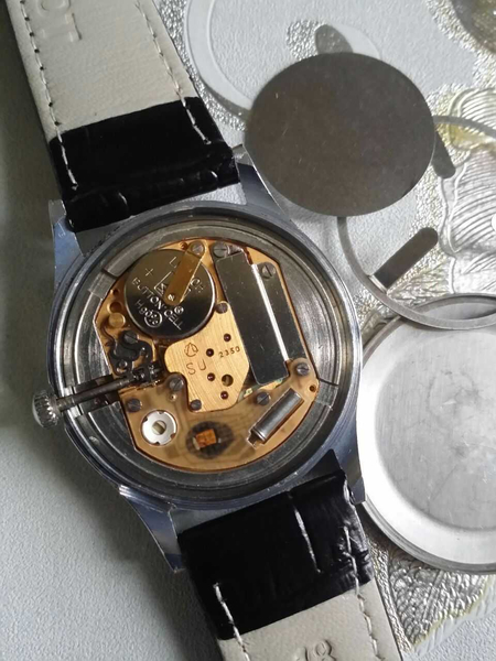 Продам наручные часы 