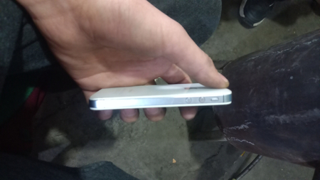 Iphone 4 hechqayeri sinmagan