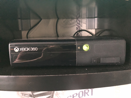 Sotiladi Xbox 360