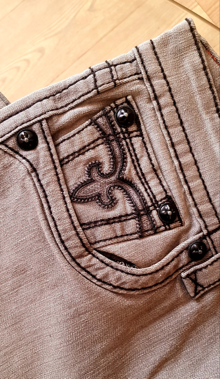 ROCK REVIVAL Фирменные! Джинсы Американского бренда. 38-40 размера.