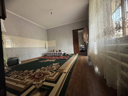 Яшаш учун Зур хонадон сотилади