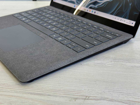 Microsoft Surface Laptop 3 / i5 1035G7 / DDR5: 16 GB / 256 GB / Touch