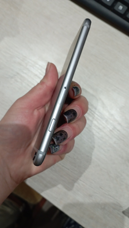 Продам iPhone 6 в идеальном состоянии.