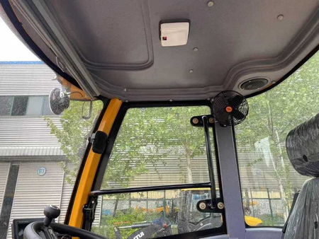 Погрузчик TURES HR935D 1,5 m3 колесный