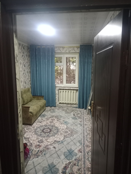 Квартира сотилади 3 хона 1 этаж район корзинка оркаси радугада
