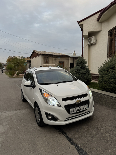 Spark 4 poz A/t sotiladi