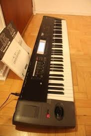 KORG TRITON  76 KEYS workstation