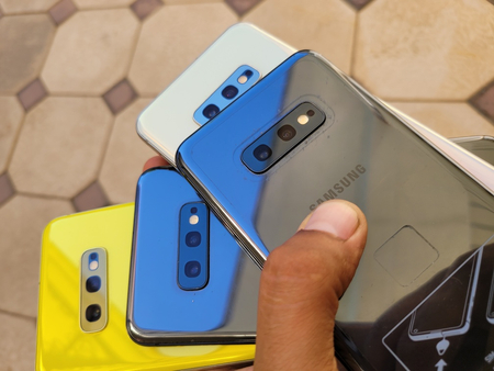 Samsung Galaxy S10e DUOS. OzU 6 GB. Joyi 128 GB. IDEAL. IME tayyor