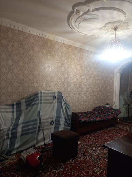 Юнусабад 2.  2/3/4 срочно цена договорная