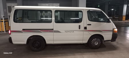Toyota Hiace mikroavtobus