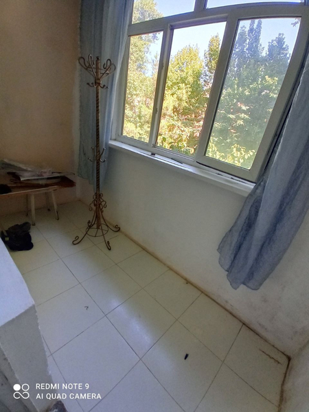 Chilonzor 18 kv 2*3 xonali hamma sharoitlar bor lubboyiga 400$ srochni