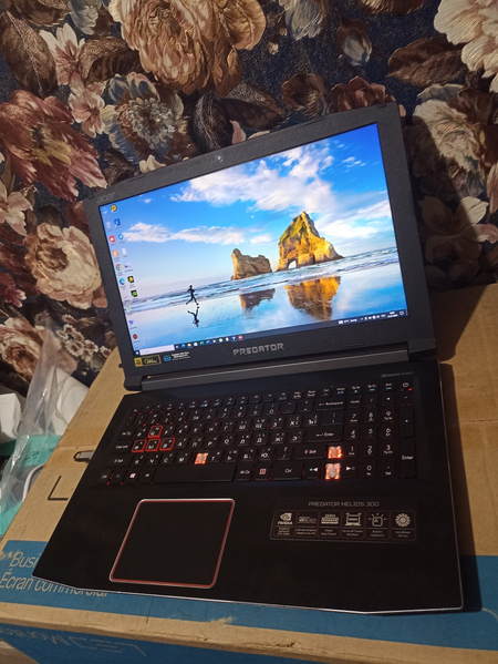 Acer Predator Helios Core i7 8750H 12xЯдер, ОЗУ 16гб, ссд 256гб,