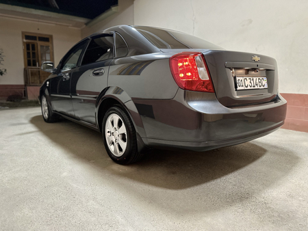 Продаётся Lacetti в отличним состояние