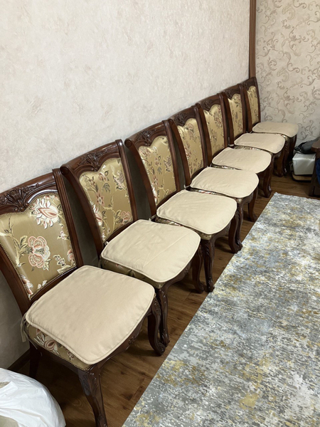 Продаётся стол из натурального дерего Новый