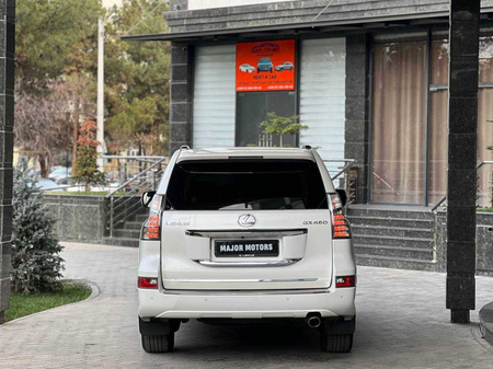 Автомобиль Lexus GX460 возможно приобрести в рассрочку