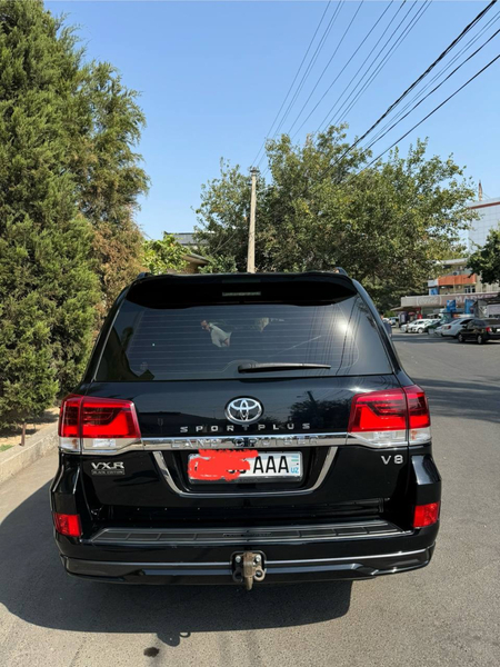 Toyota Land Cruiser 200