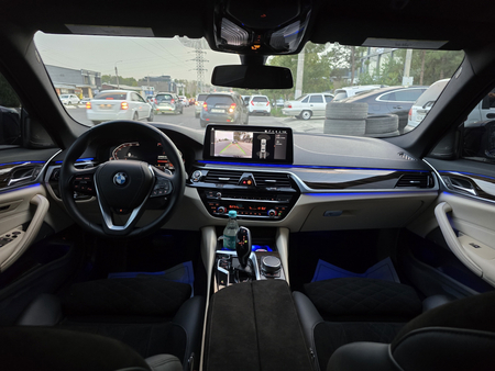 BMW G30 5-Series 530i X-Drive