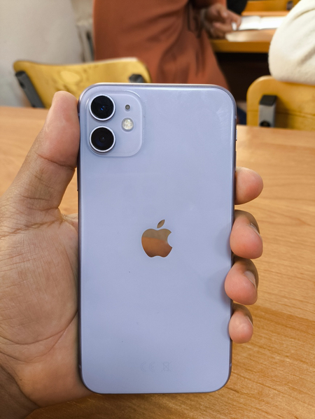 Iphone 11 karobkasi viloyatda tel ideal xolatda