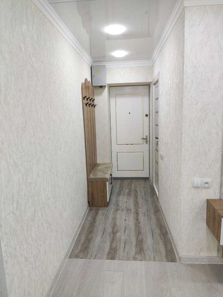 Продам 2/1/4 кирпич новый ремонт метро Хамза