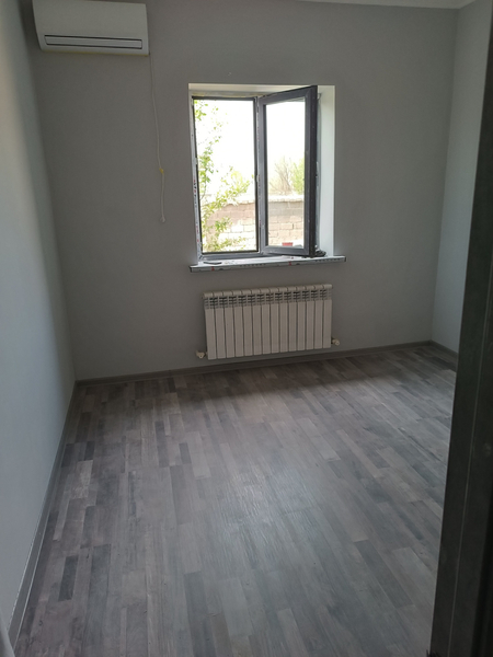 Продается дом,5 соток ,4 комнаты,2 км от Рохата,срочно но не дешево