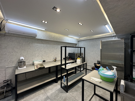 Аренда под офис магазин бутик show room! вдоль дороги ор: Тансыкбаев