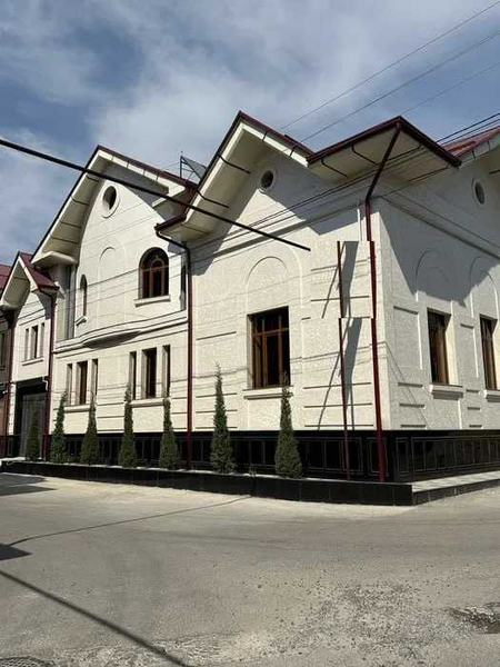Продаётся Евродом в Алмазаре, махалля Мирзо-Голиб, 3-соток (N 9894)