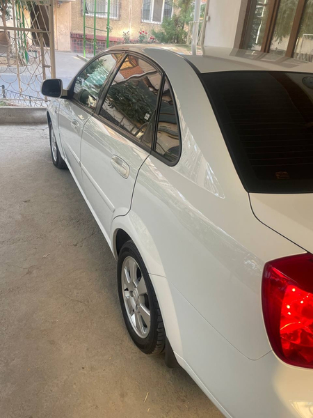 Lacetti Jentra 2021 sotiladi