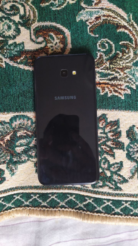 Телефон в продаже galaxy j4+
