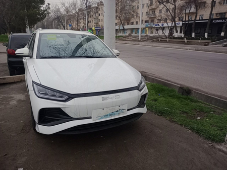 BYD e-2,405км,luxury
