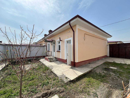Эълон№4257  2  cотихли  Намунали катеж  сотилади.