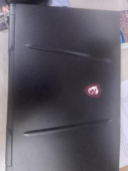 MSI novutbuk 17 ekran  turbo rejimi bor