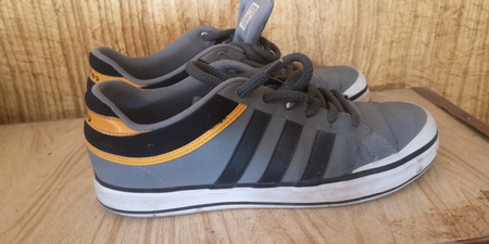 Продаются кеды кроссовки adidas.