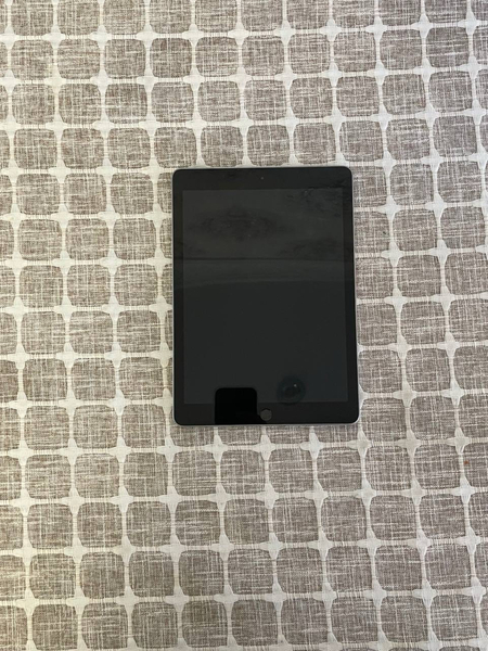 Ipad 6, Klaviaturali baquvvat chexol, + Original zaryadchik