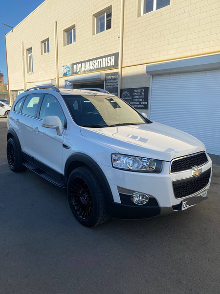 Продается Chevrolet Captiva.