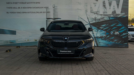 Продам новый BMW XM Гибрид