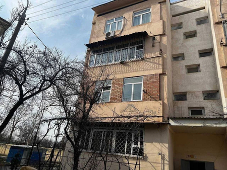 Р/Янгихаят ор/р 3-6 Мактаб 3/3/4 пл 67 м2 Кирпичная Ипотека можно